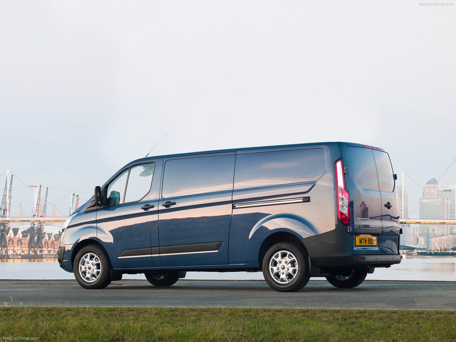 My perfect Ford Transit. \n 3DTuning - probably the best car configurator!